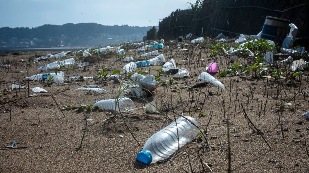 Do Plastic Water Bottles Contribute to Global Warming?